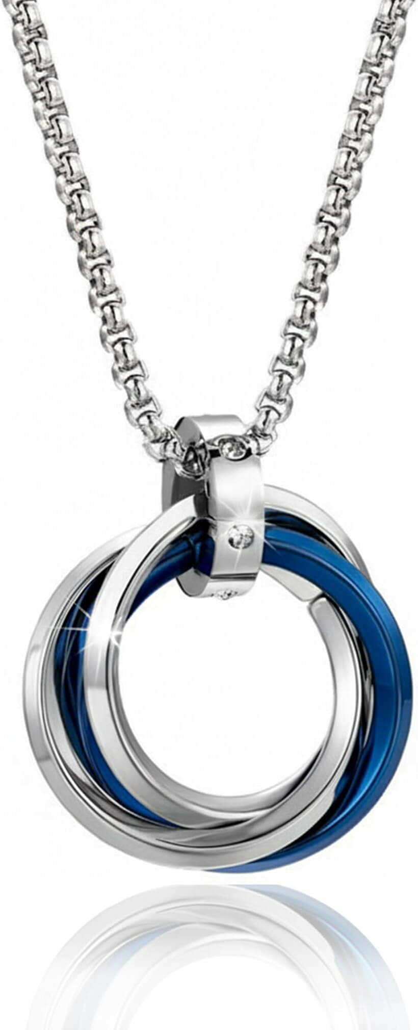 「エレガントに輝く「3連リング x ジルコニア」デザイン」 3つのリングが重なり合うトリプルデザインは、「絆」「調和」「永遠」を象徴。中央のジョイント部分にはキュービックジルコニアをあしらい、動くたびに上品な輝きを放ちます。そのさりげない煌...