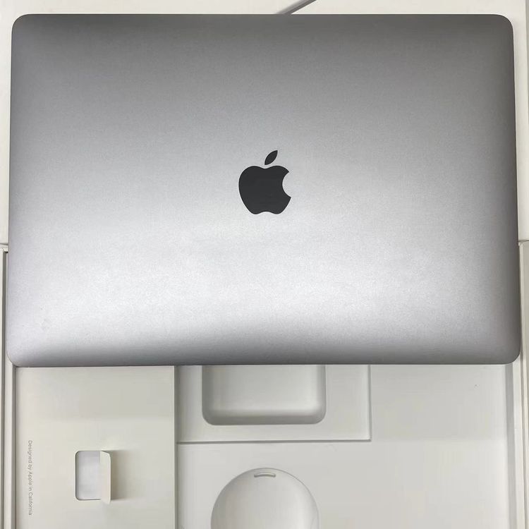 レビュー投稿だけで、保証期間一週間のところ、新品一ヶ月、中古品三ヶ月に延長！さらにストア評価投稿だけでネットワーク利用制限永久保証！ぜひレビュー投稿やストア評価をお願い致します。＜商品概要＞ 品名　MacBook Pro 2017年 13イ...