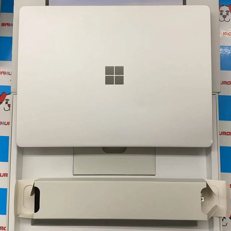 レビュー投稿だけで、保証期間一週間のところ、新品一ヶ月、中古品三ヶ月に延長！さらにストア評価投稿だけでネットワーク利用制限永久保証！ぜひレビュー投稿やストア評価をお願い致します。＜商品概要＞ 品名　Surface Laptop 第1世代 4...