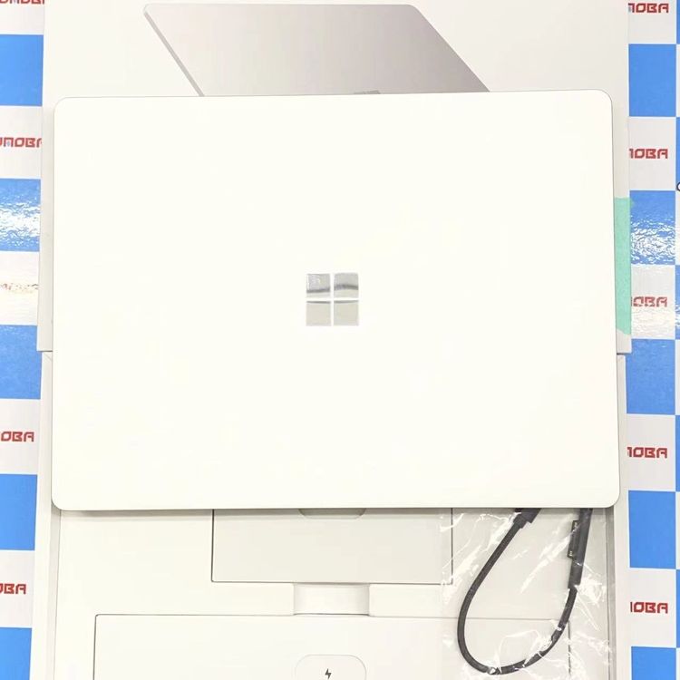 レビュー投稿だけで、保証期間一週間のところ、新品一ヶ月、中古品三ヶ月に延長！さらにストア評価投稿だけでネットワーク利用制限永久保証！ぜひレビュー投稿やストア評価をお願い致します。＜商品概要＞ 品名　Surface Laptop Go 2 C...