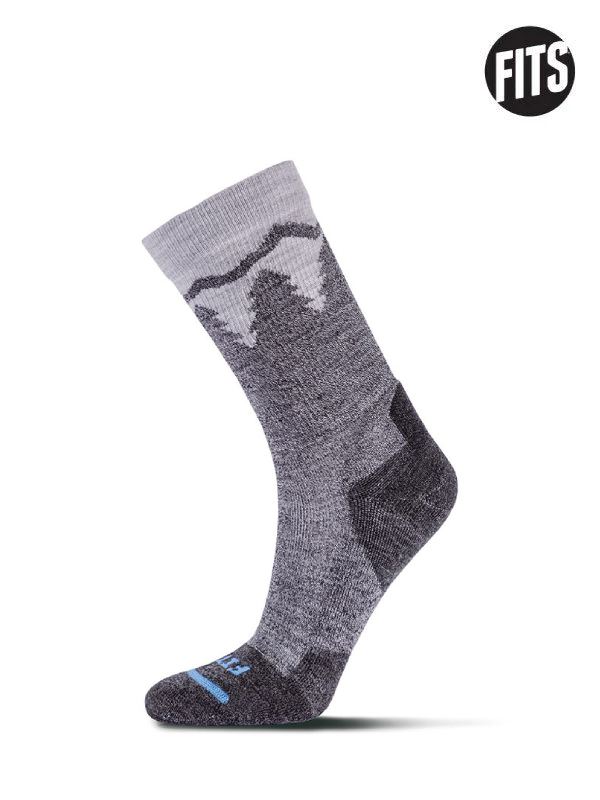 フィッツ ライトハイカークルー ■メーカー説明文引用 ハイカーシリーズ「足が感動するソフトな履き心地」非常に柔らかい履き心地を提供する、18.5ミクロンの極細ウールを使用。 抜群のフィット感とソフトな肌触りで人々を魅了する、フィッツのベスト...