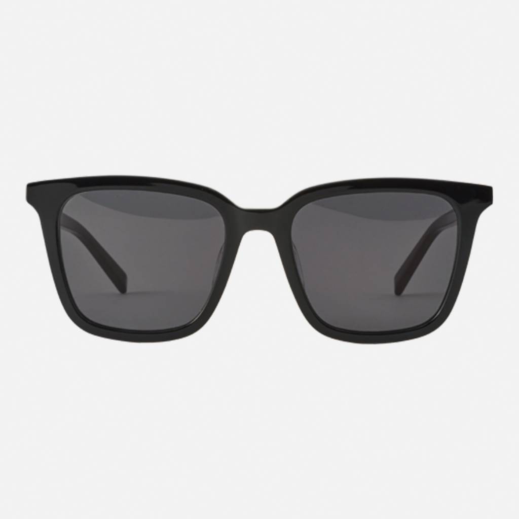 ■DESCRIPTION■A.D.S.R.のシグネチャーモデルであるATKINSをモダナイズした「Ludo (ルド)」。ブランドの提案するビッグシェイプの中で、サイズ感を徹底的に計算された最もジェンダーレスモデル。顔馴染み良く描かれたブロー...