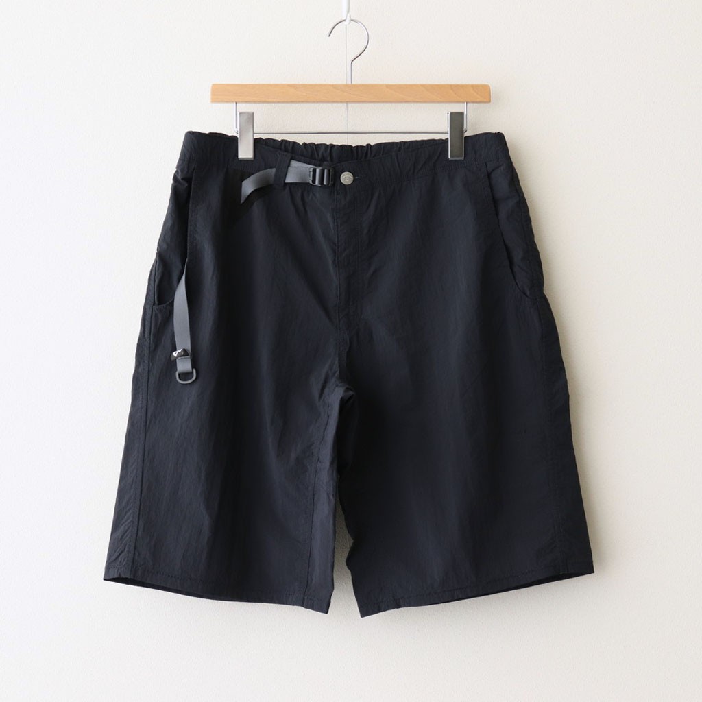 □PRODUCT DETAIL定番モデルのSMショーツに軽量のナイロンファブリックを採用。 ドライタッチで速乾性もあり、モノフィラメントを採用することで耐久性を確保しています。 定番のSMショーツに羽のように軽いナイロン素材を採用。 しなや...