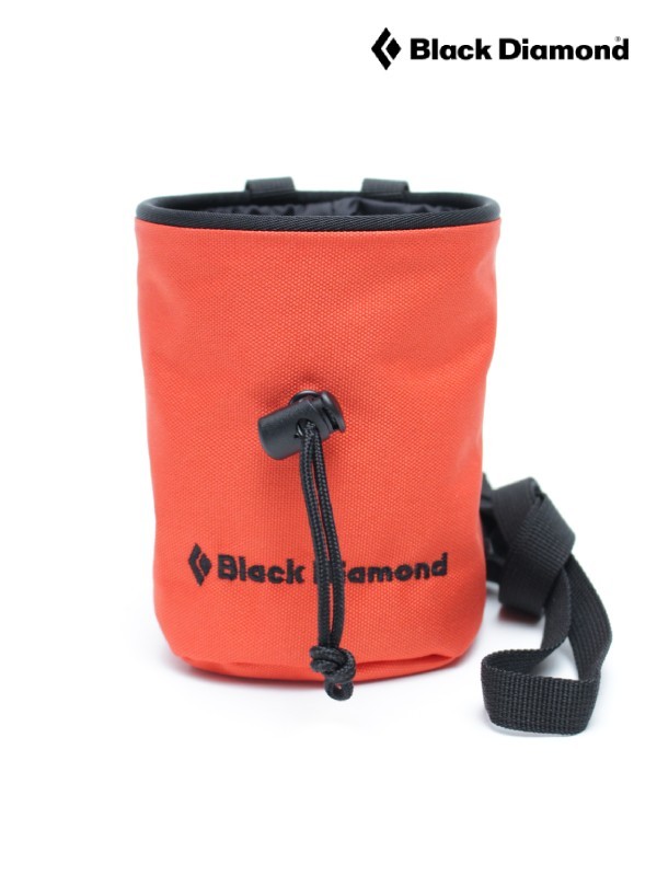 ブラックダイヤモンド モジョ■メーカー説明文引用ベーシックでシンプルなシリンダー型チョークバッグ。クイックリリースバックルのウェビングベルトが付属。■重量：S/M=80g、M/L=82g ※一部メーカー画像を使用しておりますので本商品と多少...