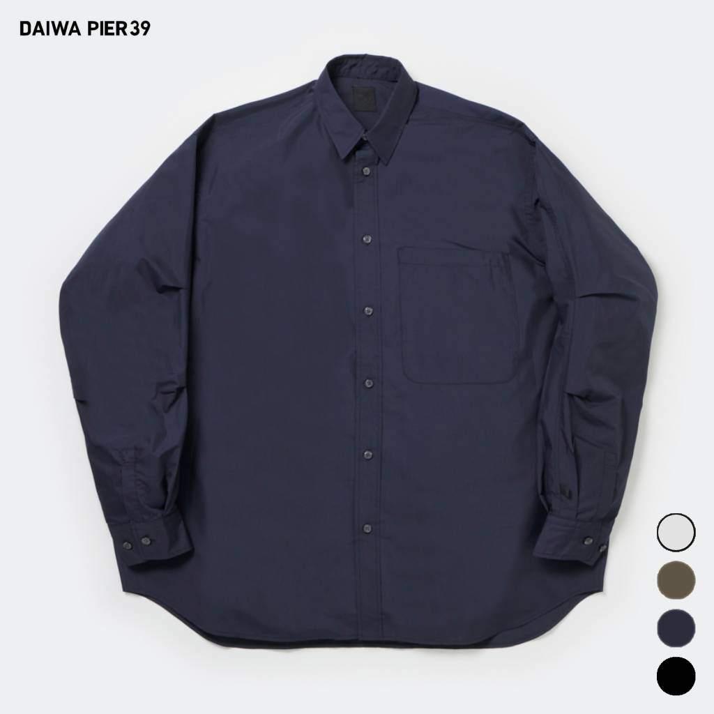 ■DESCRIPTION■ポリエステルスパン糸とポリエステルフィラメント糸を高密度に交織することで、ハリ感を持ちながらシワになりにくい素材に仕上げました。ゆったりとしたオーバーサイズのレギュラーカラーシャツです。大きめの胸パッチポケットには...