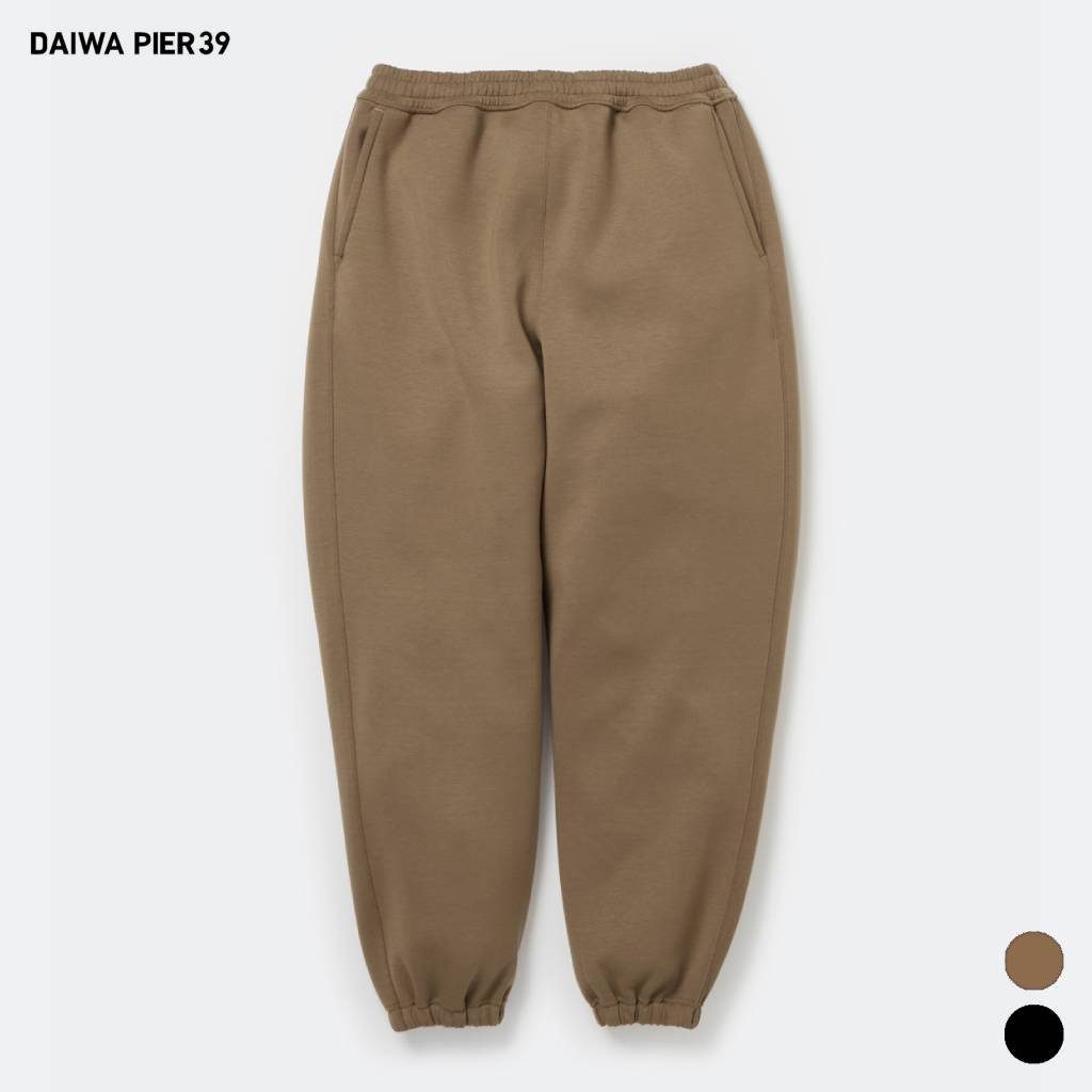 ■DESCRIPTION■DAIWA PIER39 定番のウォームアップスウェットパンツ。同素材のトップスとのセットアップも可能で、リラックスできる外着としても活躍します。中空構造により保温性と軽量性を両立したダンボールニット素材を使用。し...