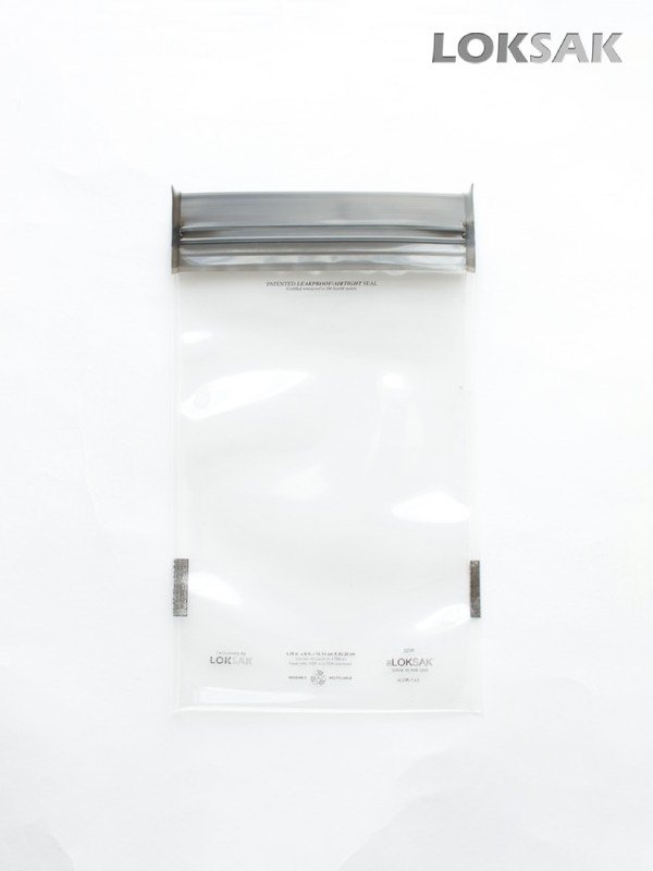 ロックサック 防水マルチケース スマートフォンXL ■メーカー説明文引用 ※こちらは単品販売につきパッケージは付属いたしません。 大きめのケース付きのスマホに最適 災害時にも役立つ「ロックサック」安心のダブルジッパー ダイビング認定　60メ...