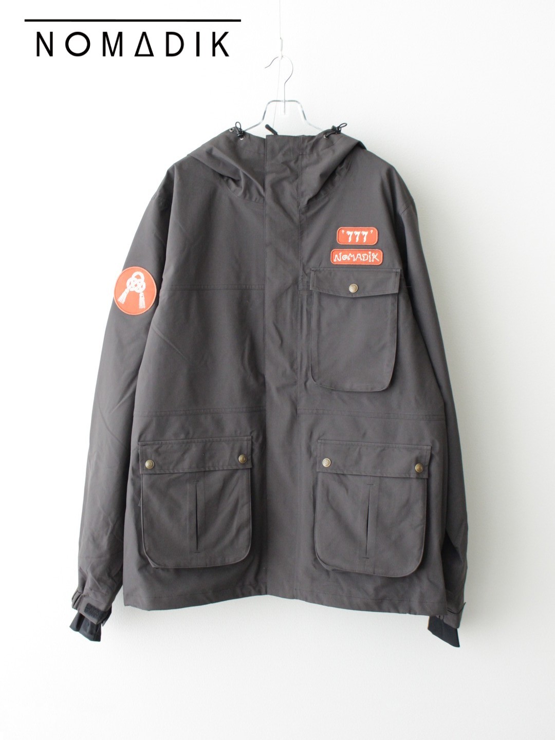 ノマディック 777 ジャケット ■メーカー説明文引用 ■スペック ・3LAYER STRETCH NYLON ・3LAYER：FULLSEAM SEALING ・RELAXED FIT ・DUPONT：TEFLON COATING ・WA...