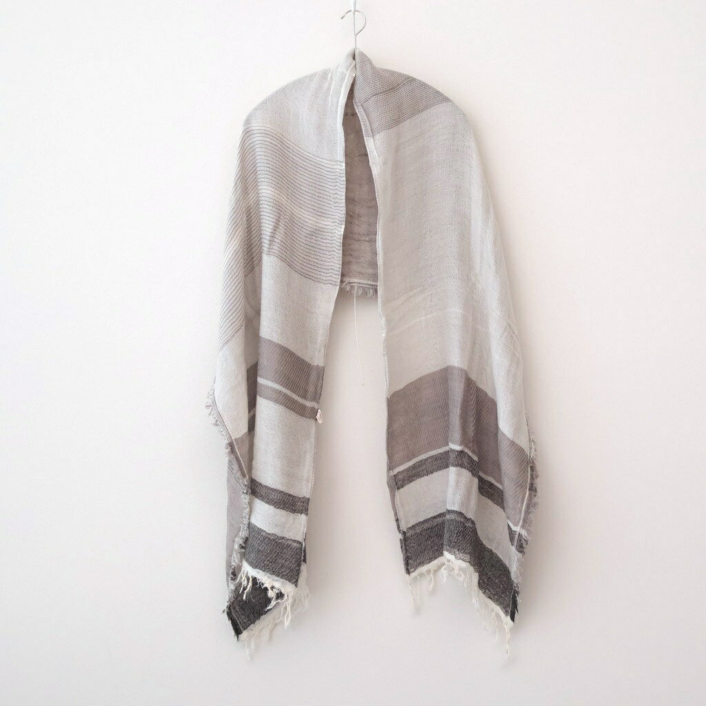 ■ 商品説明やわらかく、あたたかい、色とりどりで楽しいroots shawl MIDDLEです。 本来、大量生産するための織機を自分たちで使うことで極限までゆるく、ゆっくりと織り上げられたtamaki niimeだけの、心地よさが魅力です。...