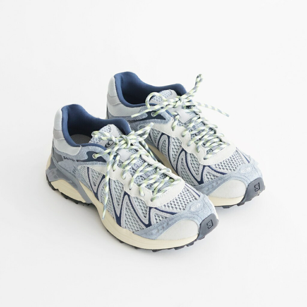 ■Product Details.ツートーンのメッシュとフルグレインレザーのスエードをコンビネーションで採用した配色の綺麗な一足。通気性に優れたメッシュで一日中快適な履き心地。アッパーに施された繊細な刺繍やスエードの起毛感が上品なムードを添...