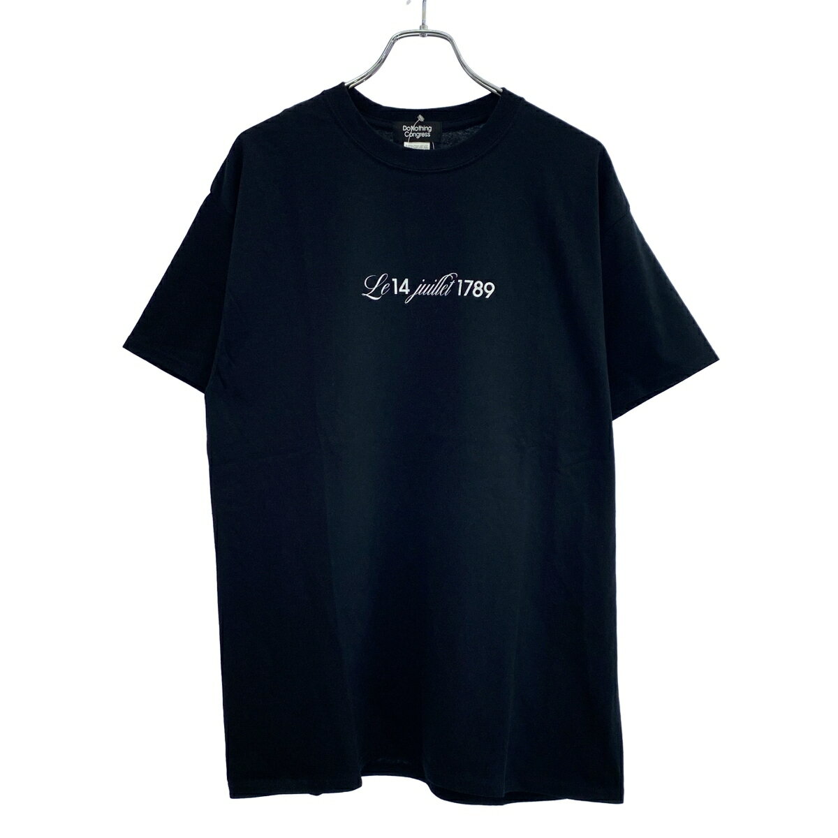 商品管理ID：IT1TEZF8GHDC Do Nothing Congress ドゥー ナッシング コングレス Le 14 julliet TEE プリントTシャツ コンディションについて コンディションランクの基準は、当社が設けた基準とな...