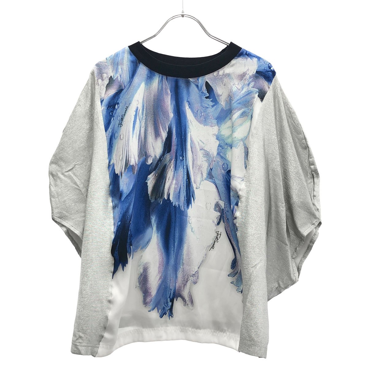 商品管理ID：ITCN2522CPSI Just Cavalli ジャスト カヴァリ グラフィックプリント プルオーバートップス 04GC009020601 コンディションについて コンディションランクの基準は、当社が設けた基準となります。...