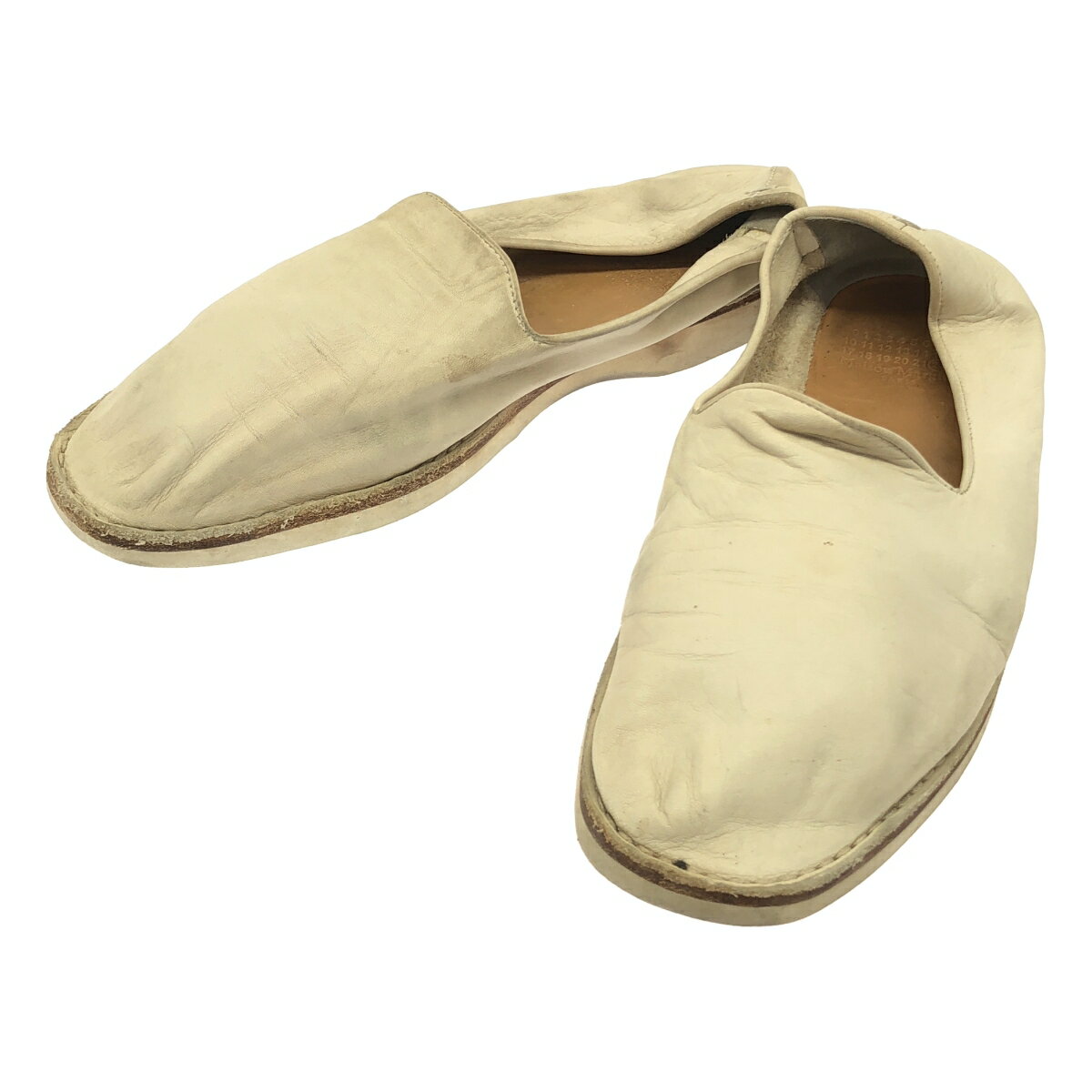 商品管理ID：ITTNZU24TOI0 Maison Margiela 22 メゾン マルジェラ レザースリッポン コンディションについて コンディションランクの基準は、当社が設けた基準となります。 感じ方には個人差がありますので、参考程度...