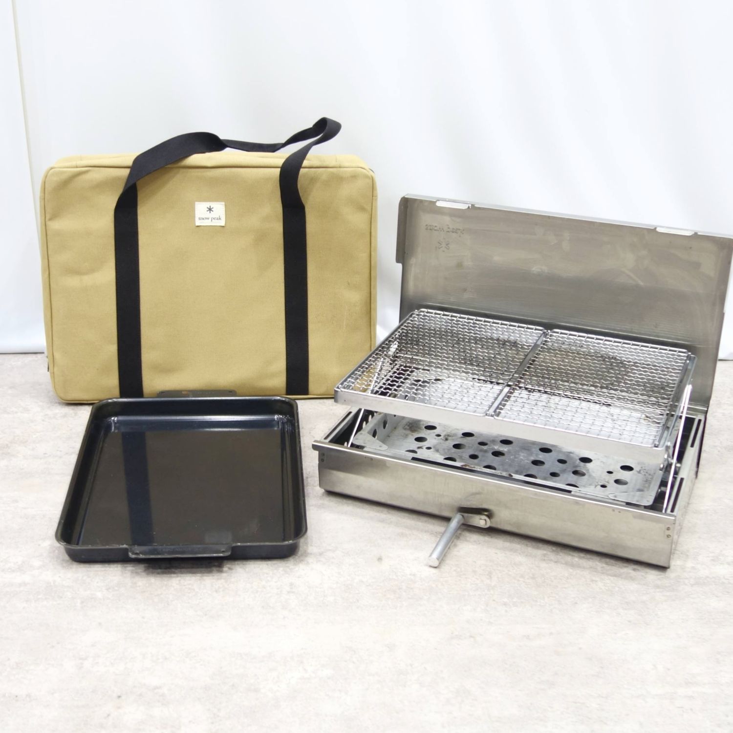 ■商品名スノーピーク snowpeak リフトアップBBQ BOX CK-160 グリルプレート黒皮鉄板 GR-006 ツーバーナー収納ケース GS-220B セット キャンプ シルバー サイズ-■状態説明・スノーピーク 3点セット品です♪...
