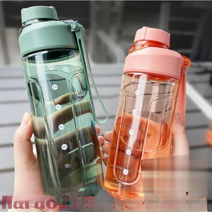 水筒 ストロー プラスチックボトル 500 700ml 容量 水筒 軽い 便利 オシャレ ins風 子供 大人 体操 ヨガ トレーニング 運動水筒 スポーツ ボトル コップ 製品の説明 素材：PP+PC カラー：ピンク ブルー グリーン ベージュ