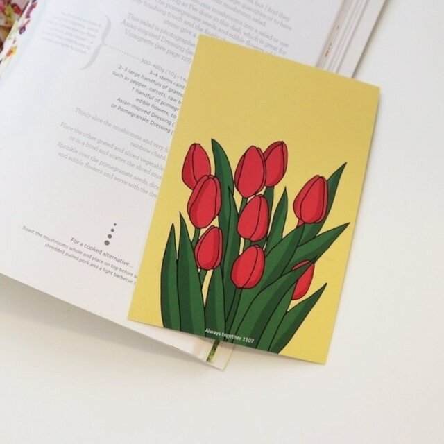 [1107] チューリップポストカード4色セット 1107でも人気のモチーフであるチューリップのポストカードセット。 1107でも人気のモチーフであるチューリップのポストカードセット。あか、しろ、きいろ、むらさきの4色が各1枚ずつ入っていま...