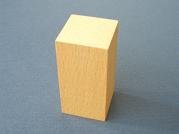 商品のお届けは、ご注文数やカット内容によって延びることがあります。 サイズ：30x30x60mm重量：30gブナ材で、いろいろな基本の形を集めました。積み木、工作などに…。DIY、木、木材、工作材、ホビー材、基本ブロック、造形材、積み木&n...