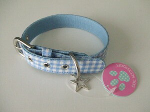 パリでも大人気のロンドンのMonsoonからDog＆Catのアクセサリーのご紹介です。スターのきらきらブルーのチェックが素敵なアクセサリー(首輪）。 46cm Polyurethane100％