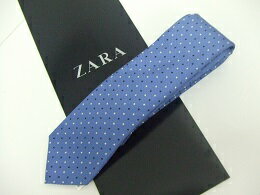 スペインブランドZARAより素敵なネクタイご紹介です。パリのLa　Defenseのビジネス街で働く素敵なビジネスマンに人気のZARAの個性的で素敵なネクタイ！パリでもスーツに素敵なネクタイをしめたビジネスマンは、パリジェンヌにモテモテのよう...