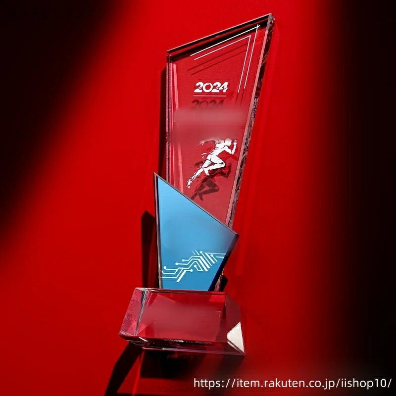 商品情報ポイント美しいデザインが特徴のクリスタルトロフィーは、卒業や卒団、スポーツ大会の表彰に最適です。バスケットボールやサッカー、野球、ゴルフなど、さまざまなスポーツイベントでの優勝記念品としても喜ばれます。名入れが可能で、特別な瞬間をよ...