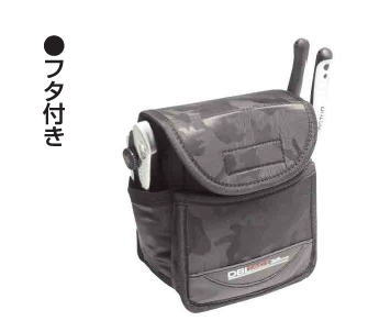 ★特徴★ ・エッジの効いた大人カモフラージュ ・型がくずれにくく使いやすい ★仕様★ ・フタ付き ・サイズ(高さ):180mm ・サイズ(横幅):150mm ・サイズ(奥行):90mm ・サイズ(深さ):170mm ・カラー:ブラック迷彩