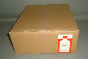 ポリエチレン容器 (ハケ付・フック付き) 《用途》 ・都市ガス、プロパンガス、器具及び、配管接続部 　のもれを検知できます。 ・エアコン、冷凍機器の冷媒もれを検知できます。 ・一般高圧ガス配管、容器等接続部のもれを検知できます。 《成分特長...