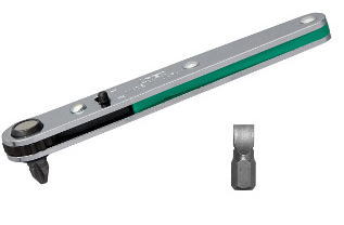 ◆狭い箇所でのねじ回しに ◆超短ビット採用で超薄型ヘッド21mm ◆全長19mm超短ビット ◆持ち手を変えず、左右の反復回し動作でネジを回せるラチェット機構 ◆ストレート型 ◆ギア枚数：16枚 　 品番 型 セット内容 425 ストレート ...