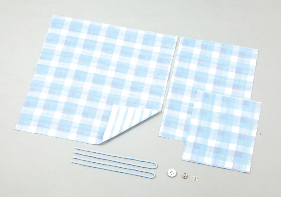 調理実習や給食当番の際にも利用できて実用的！ 縫い幅を変えると自分に合ったサイズのマスクを制作できる！ 生地は裁断済なので、短時間で実用的な作品が作れます。 学習内容：本返し縫い、半返し縫い、まつり縫い、ボタン付け ダブルガーゼ：250×2...