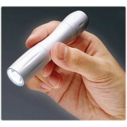 ★特徴★ ●明るさ約35ルーメン！！ ●球切れの心配がないので予備ランプや常備装備として。 ●コンパクトサイズから携帯に便利です。ストラップ付！ ■使用電球：LED×1個 ■明るさ：約35ルーメン ■ストラップ付き ■全長：96mm ■重量...