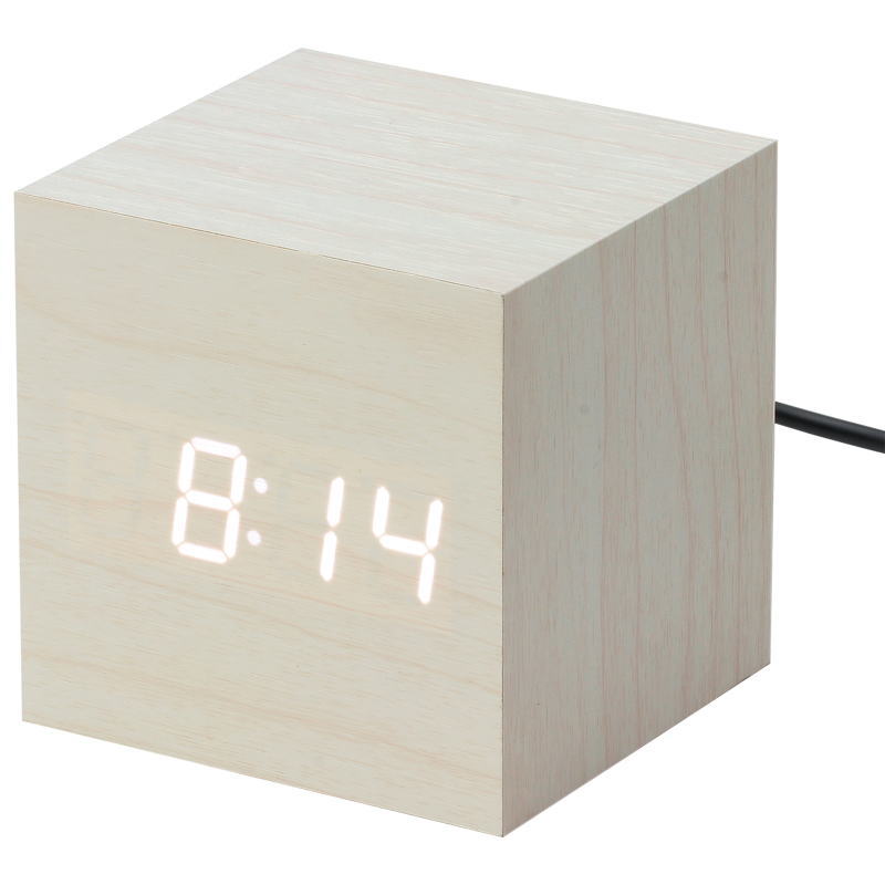 コンパクトなキューブ型の多機能クロックです。 時計、カレンダー、温度、アラームの4つの機能がついています。 時刻、日付、温度を自動で交互表示するモードと時間のみ表示するモードの切り替えが可能。 12/24時間制選択可能。 輝度は4段階で設定...