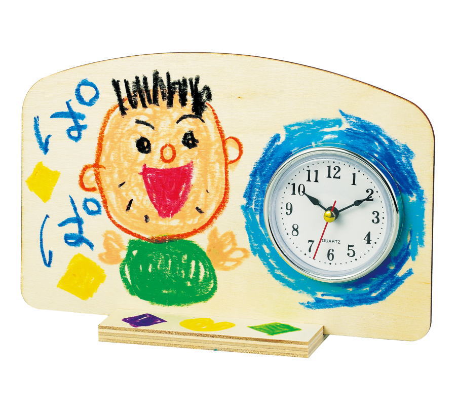 おえかきできる範囲が広い！かわいいシルエットのおえかき時計 おえかきをした木の板に時計をはめこんで飾ることができます。 200×134×60mm