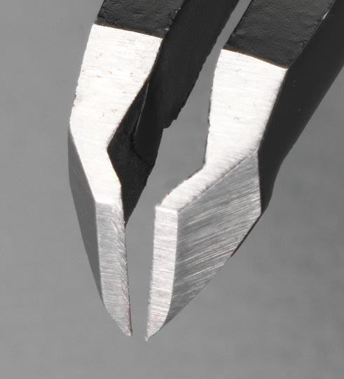 ●刃幅×先端幅…7×3.5mm ●全長…115mm ●材質…カーボンスチール ●ブラックエポキシコーティング