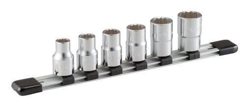 差込角　12.7mm(1/2") セット内容　全6点 ソケット(12角) 品番 二面幅寸法　(mm) 寸法(mm) 質量(g) S D1 D2 L1 L d 4D-10 10 15 22 10 35 8 40 4D-12 12 1...
