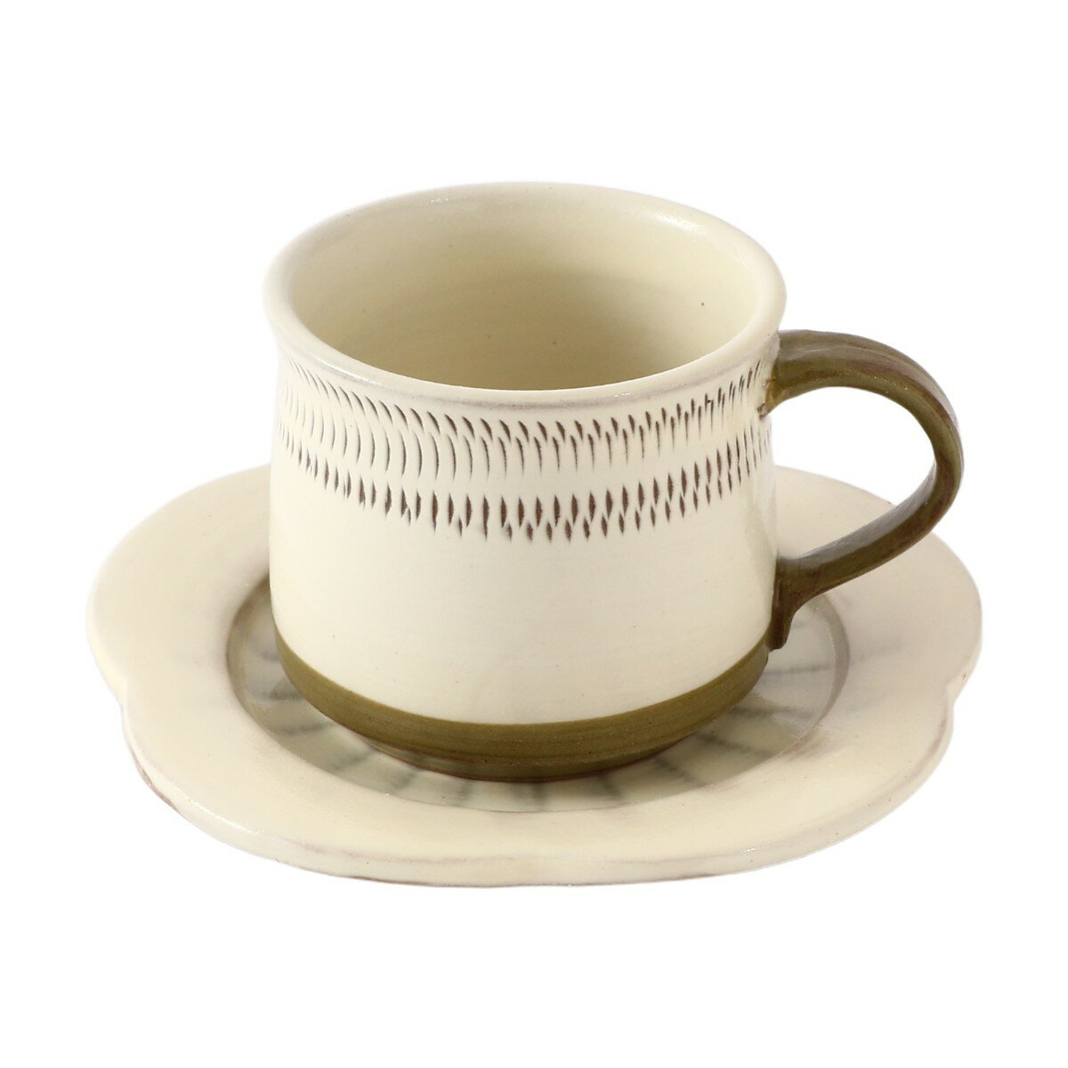 【商品特徴】梅の花のモチーフのソーサーがかわいい福岡県の伝統工芸である小石原焼で作られたカップ＆ソーサーのセットです。 箱入りなので贈り物にもおすすめです。 使用可能:電子レンジ・オーブン・食洗機 カップ:約φ8×7cm 容量約250ml ...