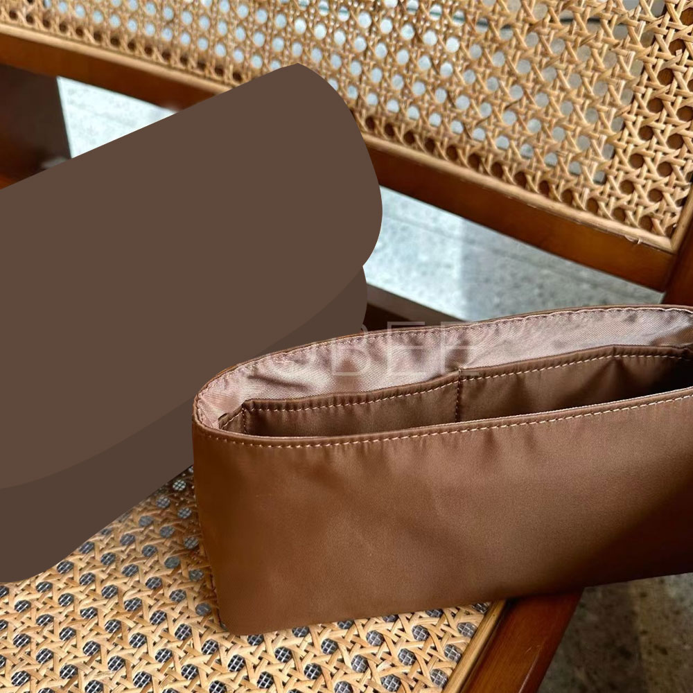 ブランド：BagCareご注意：この商品は ルイヴィトン LV Diane 対応の互換商品です。バッグはただの参照物で、非売品です。 ゴチャゴチャしているバッグの中がすっきりと片付きます。内容物が一目瞭然で、取り出し易く使いやすい鞄になりま...