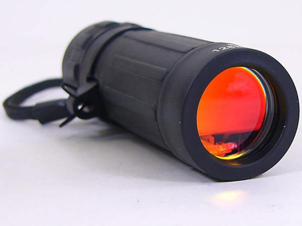 コンパクト単眼 鏡■8x21 商品詳細 掌に収まる単眼鏡は、必要なときにサッとポケ ットなどから取り出して使える便利なアイテム。 博物館でガラスケースの中の資料を読んだり、講演会の会場で説明ボードの 文字を見たり、ちょっとした場面で重宝しま...