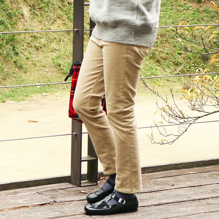 商品情報素材/材質素材：綿　98％、ポリウレタン　2％別布：綿　95％、ポリウレタン　5％サイズ/寸法36サイズ総丈 89cmcm ウエスト 64cmcm ヒップ 86cm 股下 63cmcm 裾幅 16cmその他商品説明生産国：日本製＊手...