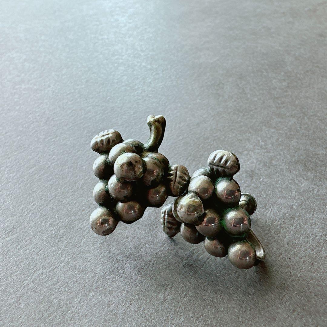 ヴィンテージ　タスコ　メキシコ　シルバー　葡萄　イヤリング　海外直輸入USED品 ヴィンテージジュエリーの輝きを今に 【★こちらの商品の特徴★】メキシコのシルバージュエリーの聖地、タスコ（Taxco）で製作されたヴィンテージイヤリング。スタ...