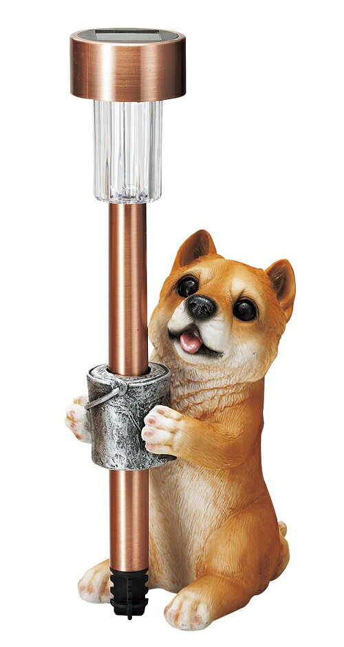 ソーラーライト 柴犬 地面が土の時は、スティックを地面にさして固定できます。 地面がコンクリートの時は、スティックを逆にすれば、そのまま設置できます。 外でも置いて頂けますが、経年による色あせはあります。 置物サイズ：幅6.5×奥行12.0...