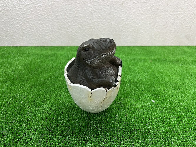 ミニチュア ティラノサウルスの卵 サイズ：9×9×H12cm 素材：ポリレジン 恐竜卵シリーズ ひょっこり頭を出したティラノサウルスの赤ちゃん！ 他種類やサイズございます！ モニターの発色の具合によって実際のものと色が異なる場合があります ...