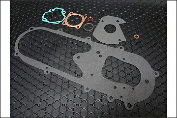 商品説明チャンプ80・JOG80用ガスケットキット。仕様・規格■メーカー■・KN企画[ケイエヌキカク]■メーカー品番■・GS-2XX■JANコード■・4580496224440■適合車種■・チャンプ80・JOG80 弊社の取り扱い商品はバイ...