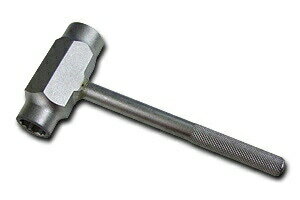 商品説明プーリーのセンターナットの脱着に最適なT型ロックレンチ。「プーリーロックレンチ」との併用で、素早くプーリー交換が可能。**********************【アウトレット商品】〇詳細：この商品は、在庫処分品の為、アウトレット品...