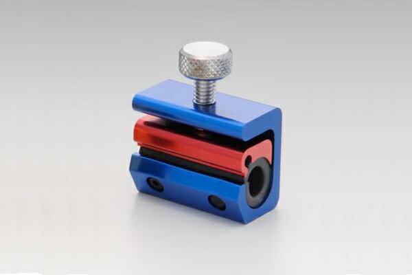 商品説明日々のメンテナスで活躍ワイヤージェクタ。国内生産品です。「国内生産品」にこだわり、劣化しくい インナーゴム、削り出しボディー、組み立てをすべて国内で行っております。また潤滑油を効率よく注入するためのストローも付属。工具箱に入っていて...