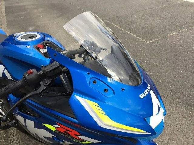 商品名 : ストリート(クリア) 3cmロング GSX-R125メーカー品番 : 130261適合メーカー : スズキ適合車種 : GSX-R125カラー : クリア純正スクリーンより長さ3cmロングによる優れた空力特性歪みの少ないクリアな...