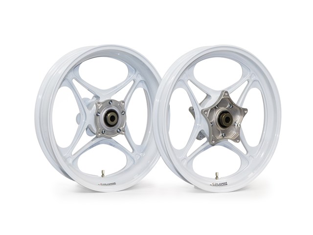 メーカー品番 : 29570149SWQブランド : GALE SPEEDJANコード : 4538792946795適合モデル : ZZR1200品名 : R 600-17 ソリッドWHT [TYPE-J] Gコート往年のキャストホイール...