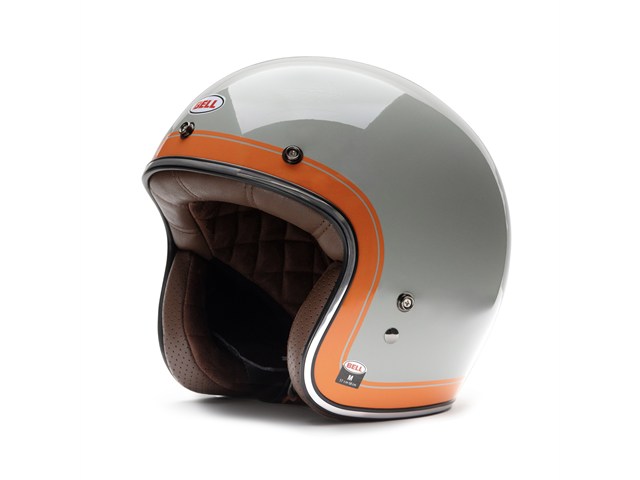 1954年にベルが初めて製造したヘルメットからインスピレーションを得たCustom500は、楕円形のデザインと薄型のフィット感で新たに改良され、 昔ながらのスタイルを保ちながら、小型な外観と快適性を実現しています。 ・内装は日本人向けのAs...