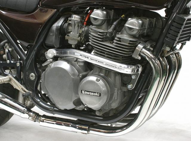 ACTIVE サブフレーム バフ対応車種 KAWASAKI ZEPHYR750 '1991 ~ '2006, KAWASAKI ZEPHYR750RS '1996 ~ '2004 サブフレーム サブフレーム バフ▲写真は旧デザインのステッカ...
