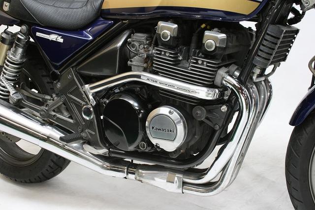 ACTIVE サブフレーム バフ対応車種 KAWASAKI ZEPHYR400 '1989 ~ '1995, KAWASAKI ZEPHYR400χ '1996 ~ '2008 サブフレーム サブフレーム バフ▲写真は旧デザインのステッカー...