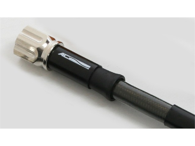 オフロード/モタードモデル用として、ガイドチューブ1m付きのユニバーサルホース(1260〜1660mmの25mm刻み)をラインナップ。 ガイドチューブは、固定用の熱収縮チューブとともにあらかじめ通してあり、車体に合わせてチューブの固定位置を...