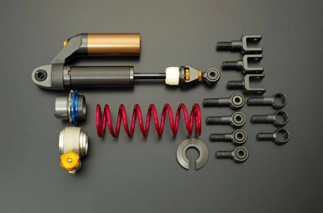 RSリヤーサスペンション(削り出しイニシャルアジャスター）5mm LONG ±5mm適合車種KAWASAKI : BALIUS-II在庫状況について当店では複数店舗で同時販売を行っているため、ご注文いただいた時点で他店が先に完売し、在庫切れ...
